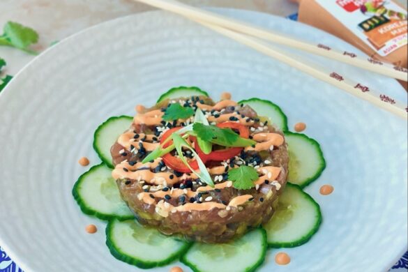 AMUSE MET HOT HONEY GARNAAL, CASSAVE, AVOCADO & LIMOEN - Aan tafel bij ...